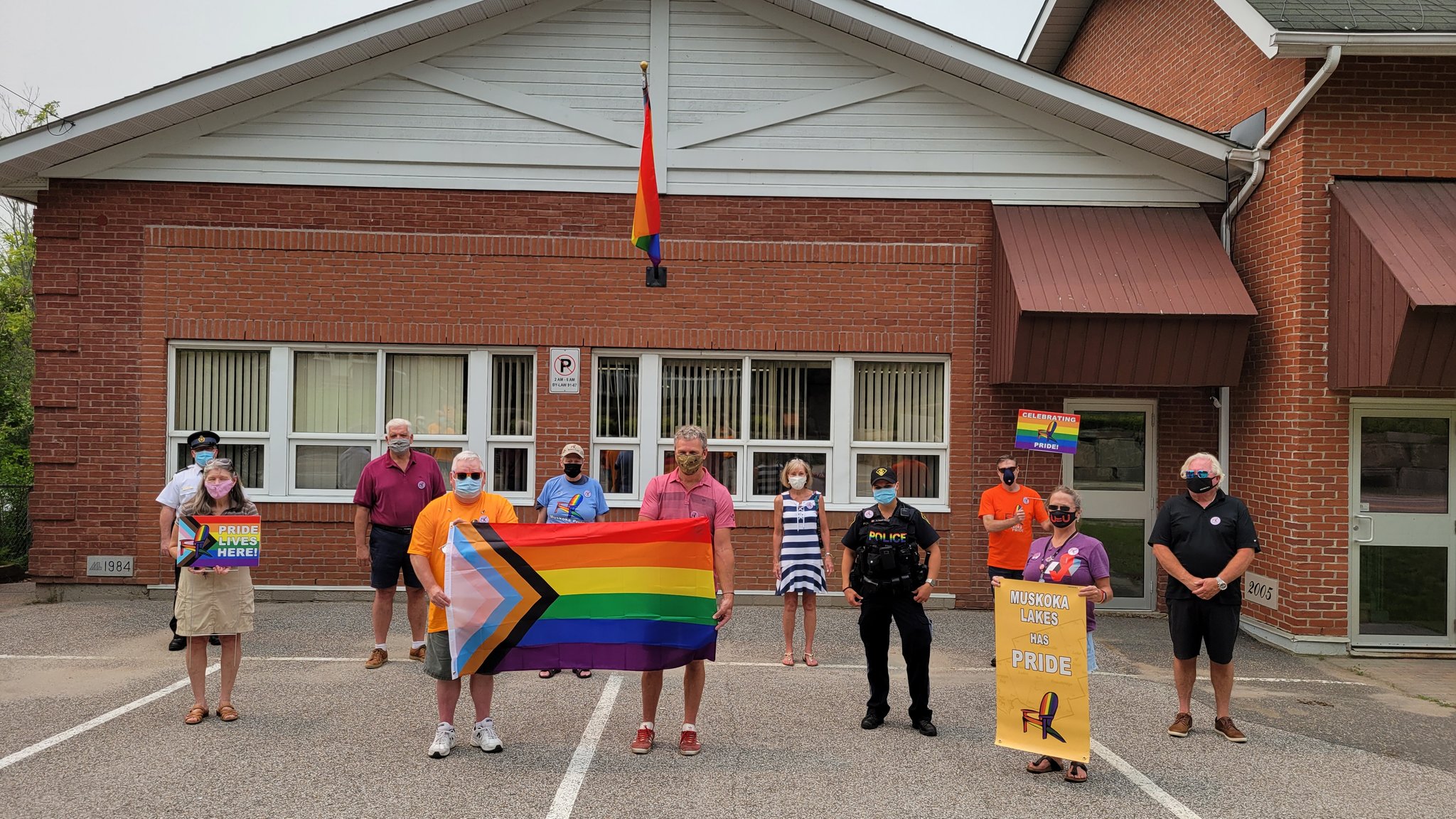 Muskoka Communities Raise Rainbow Pride Flag | Country 102